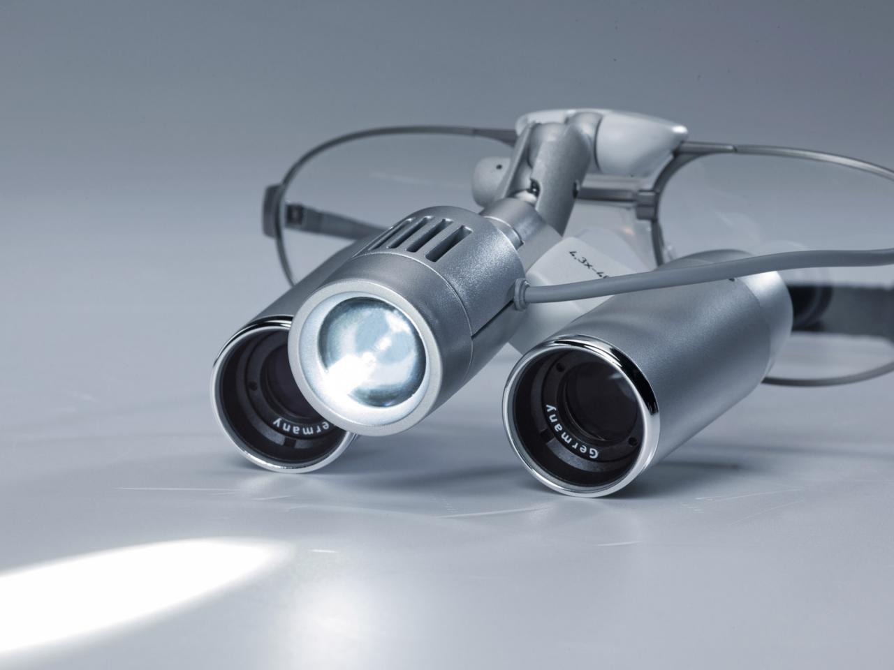 Loupes médicales ZEISS EyeMag