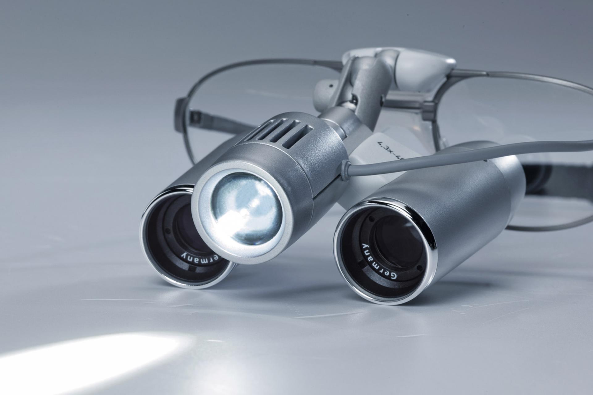 Loupes médicales ZEISS EyeMag